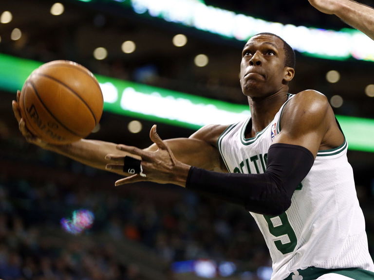 Celtics Pg Rajon Rondo Eavesdrops On The Pacers Huddle