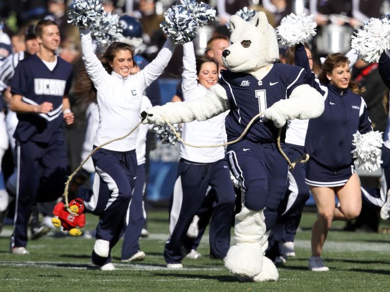 VIDEO: UConn mascot Jonathan XIV the husky takes Ice Bucket Challenge ...