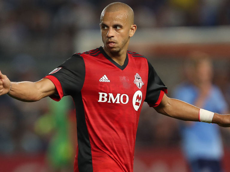 Toronto FC re-signs free agent Jason Hernandez ahead of Chivas test ...