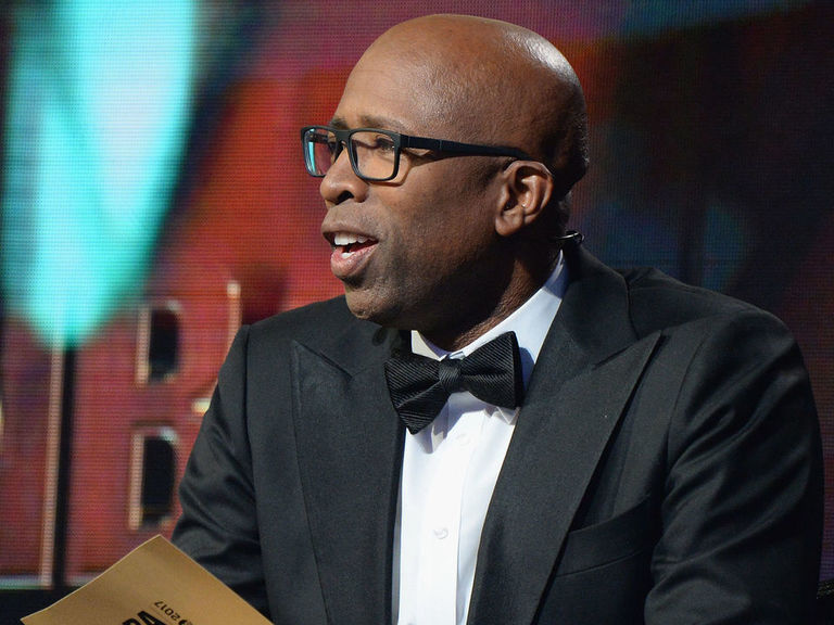 Report: Kenny Smith to interview for Knicks' coaching vacancy ...