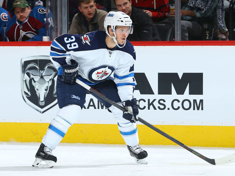 Jets' Enstrom returns for Game 1 after month-long absence | theScore.com