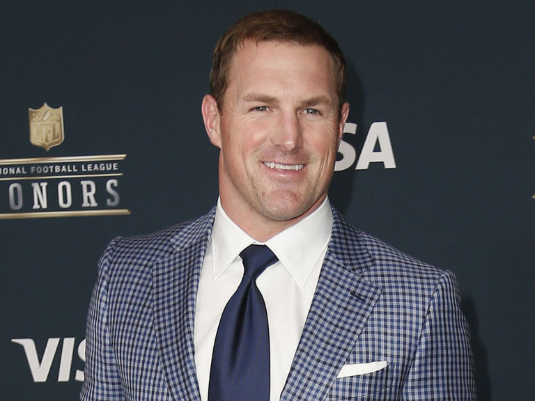 Twitter goes bonkers over Witten's return | theScore.com