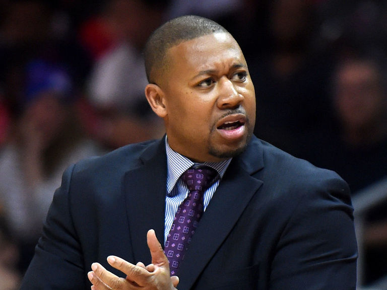 Report: Hawks' Pierce hires Mavs' Hunt as lead assistant | theScore.com