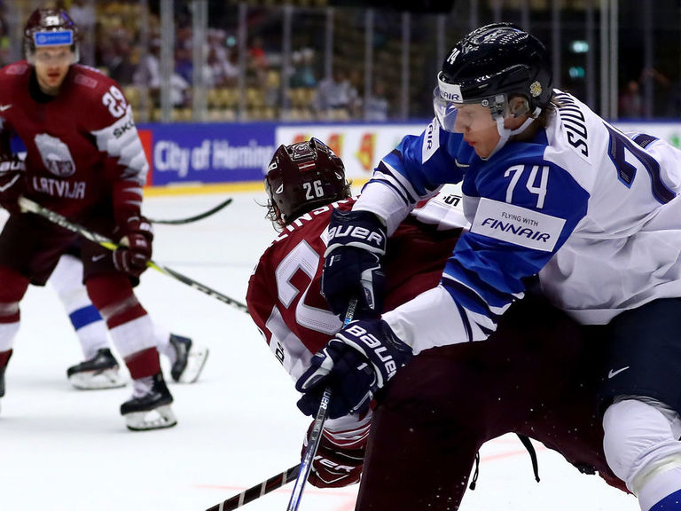 Sharks sign Finnish League leading scorer Suomela | theScore.com