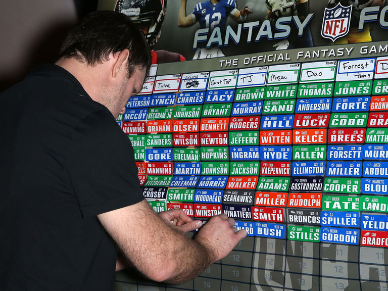 5 rules to spice up your fantasy football league | theScore.com