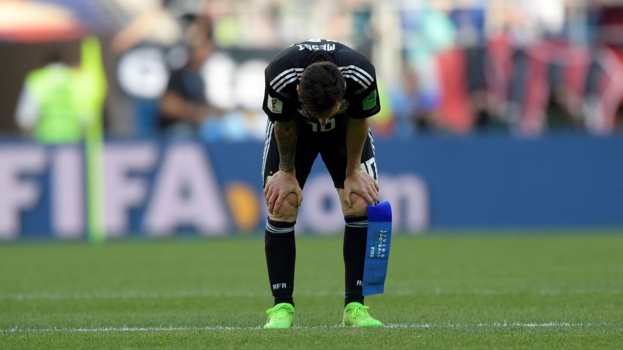 Lionel Messi's frustrating day, captured in photos | theScore.com