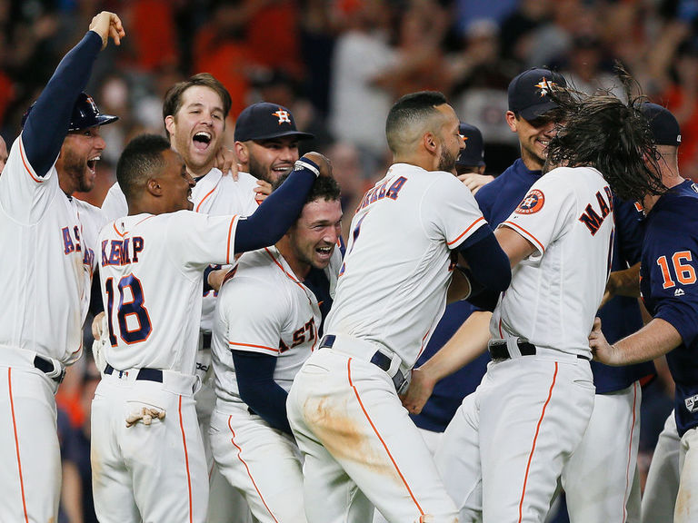 Astros tie franchise record with 12th straight win | theScore.com