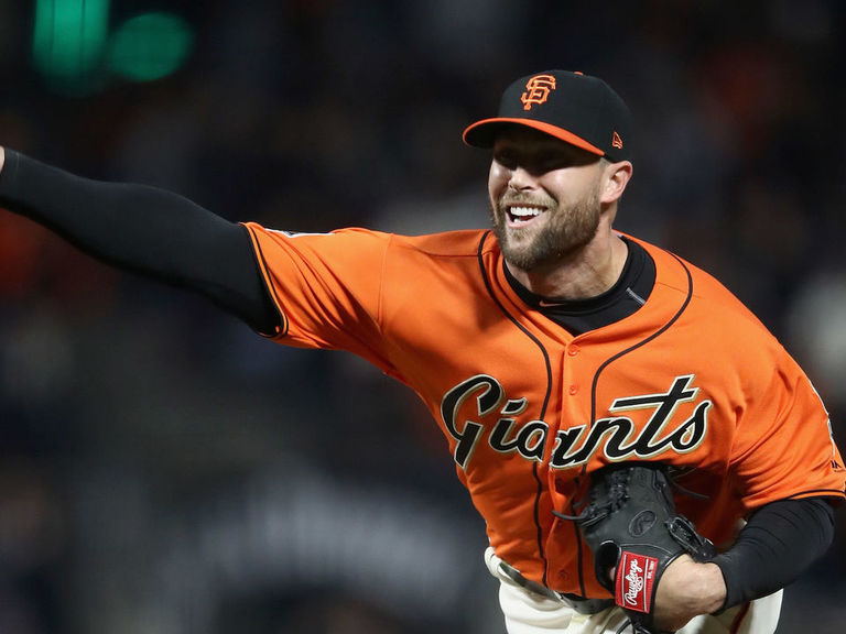 Giants' Strickland fractures hand punching door after blowing 2-run ...