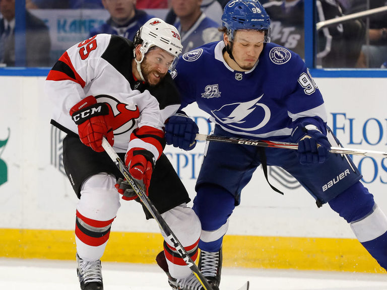 Ducks pick up depth forward Brian Gibbons | theScore.com