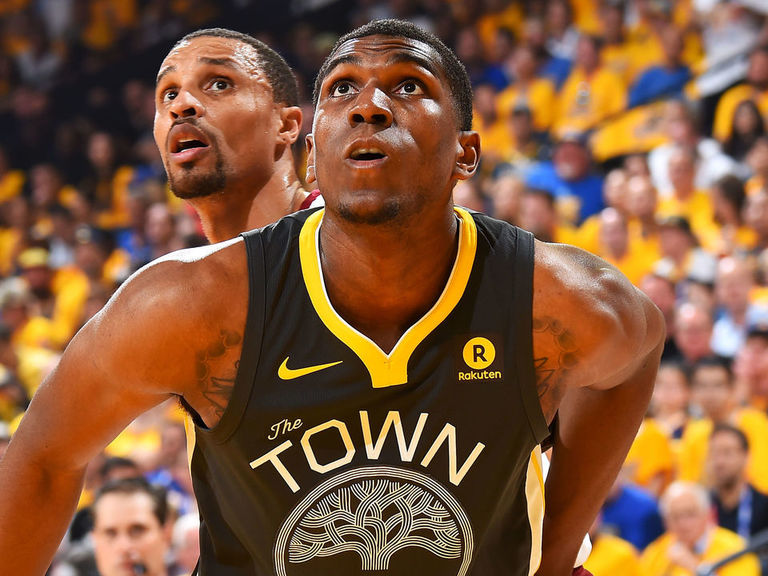 Report: Looney agrees to re-sign with Warriors | theScore.com
