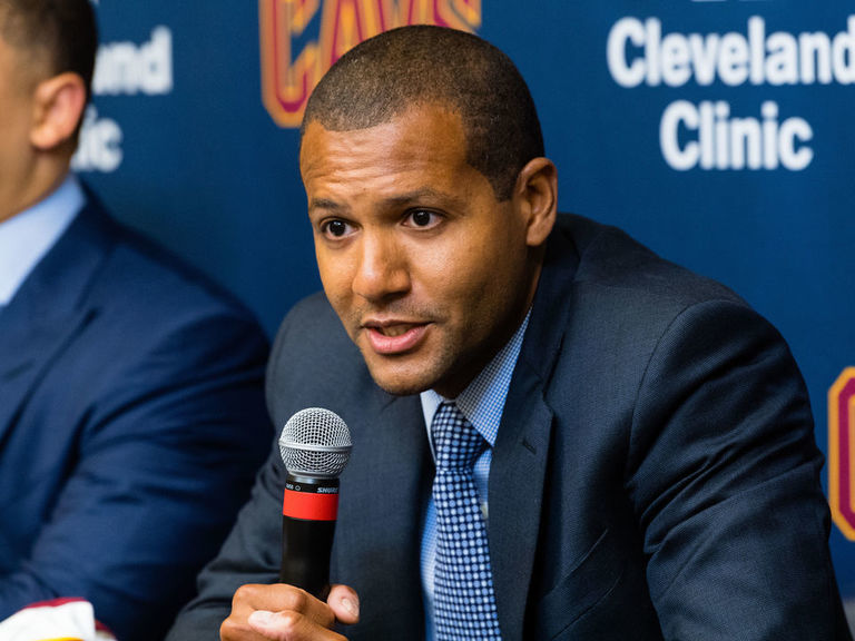 Cavaliers GM Altman agrees to long-term extension | theScore.com