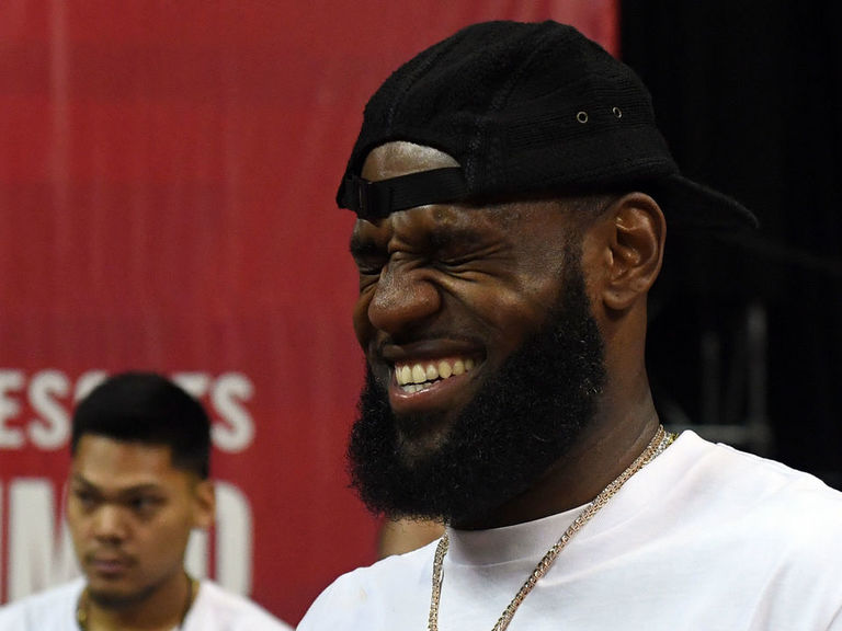 Look: LeBron honors Prince with 'Purple Rain' Nike LeBron 15s ...
