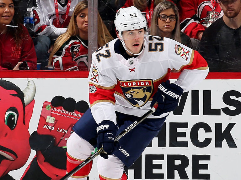 Panthers re-sign Weegar to 1-year deal | theScore.com