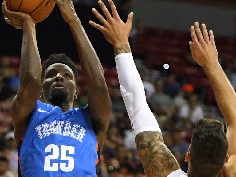 Report: Hawks sign Daniel Hamilton to 1-year deal | theScore.com