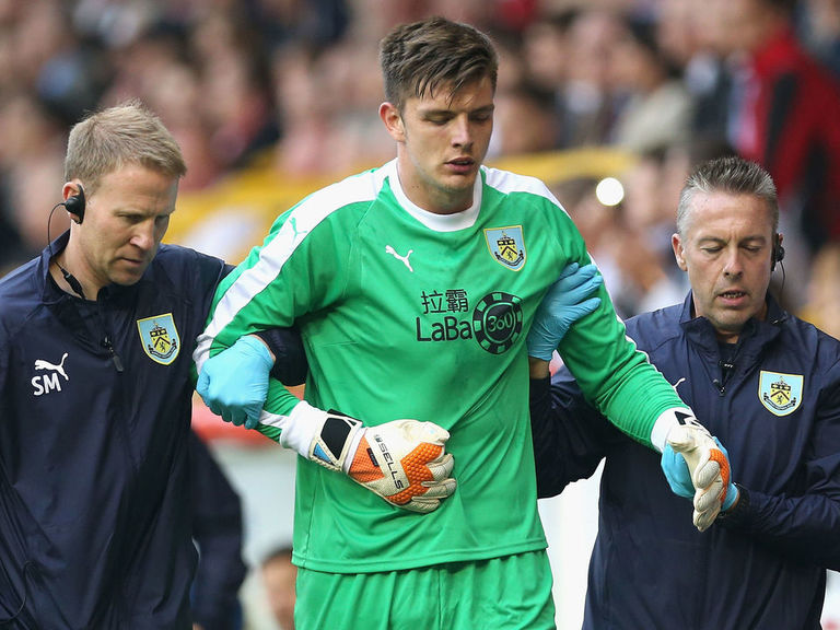 Dyche concerned by Burnley goalkeeper Pope's shoulder injury | theScore.com