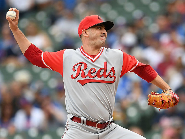 Harvey 'absolutely' open to re-signing with Reds | theScore.com