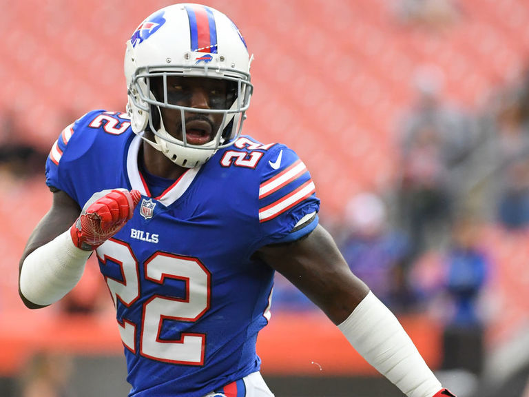 Bills' Vontae Davis retires after leaving game vs. Chargers at halftime ...