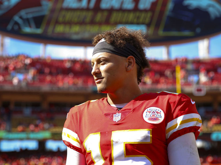 Mahomes' teammates think his voice sounds like Kermit the Frog ...