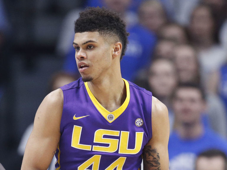LSU basketball player Wayde Sims dies after shooting | theScore.com