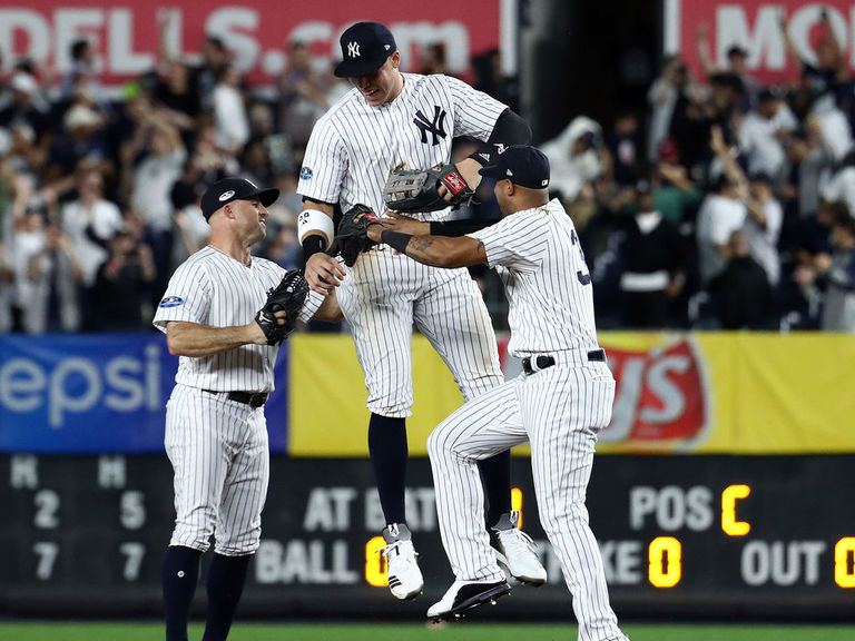 Athletics fan goes clubbing with Yankees fan who doused him in beer ...