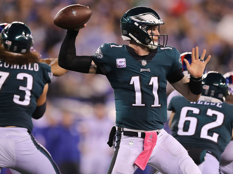 Wentz leads Eagles to blowout victory over Giants | theScore.com