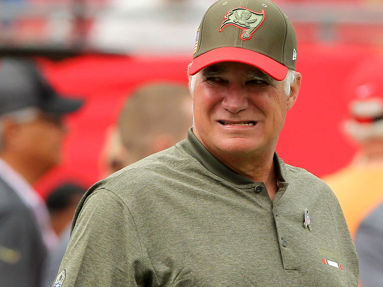 Buccaneers fire DC Mike Smith | theScore.com