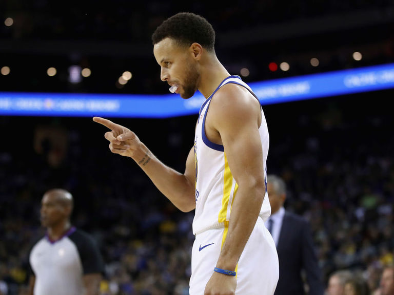 Dell, Stephen Curry move up to No. 2 on all-time father-son scoring ...