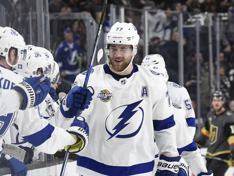 Lightning get Hedman back after 7-game injury absence | theScore.com