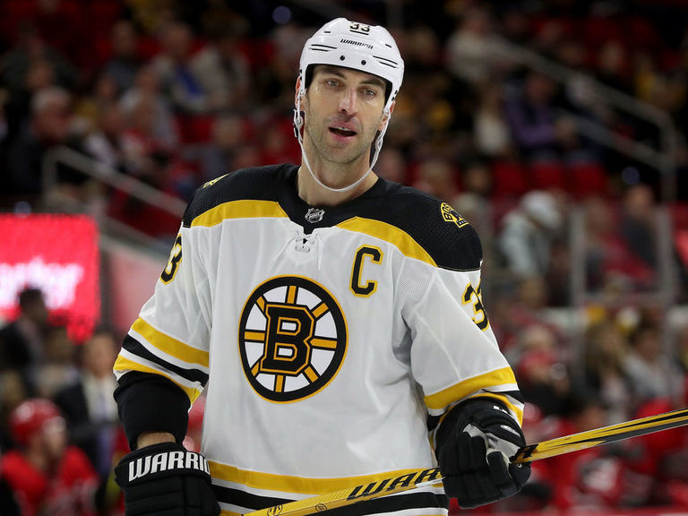 Bruins' Chara exits with lower-body injury | theScore.com