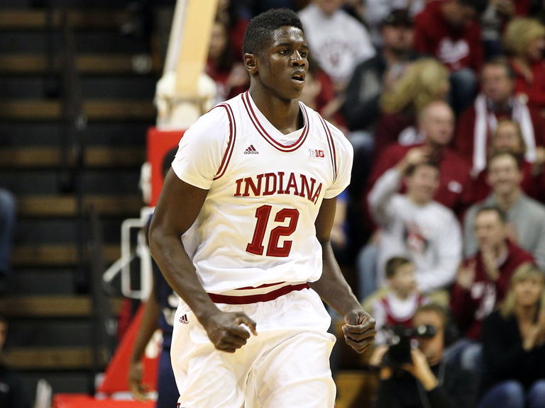 VIDEO: Indiana's Hanner Mosquera-Perea suffers nasty knee injury ...