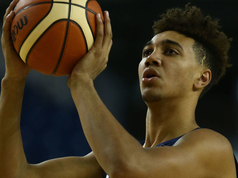 5-star recruit Trayce Jackson-Davis commits to Indiana | theScore.com