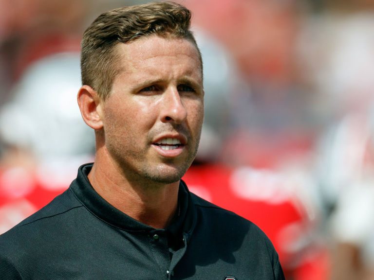 Ohio State makes Hartline permanent receivers coach | theScore.com