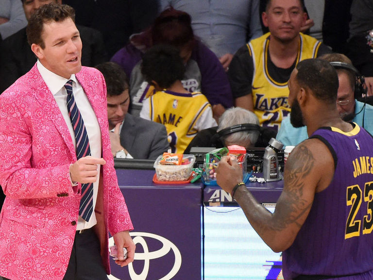 Walton: LeBron brings all the qualities of Kobe, Steph | theScore.com