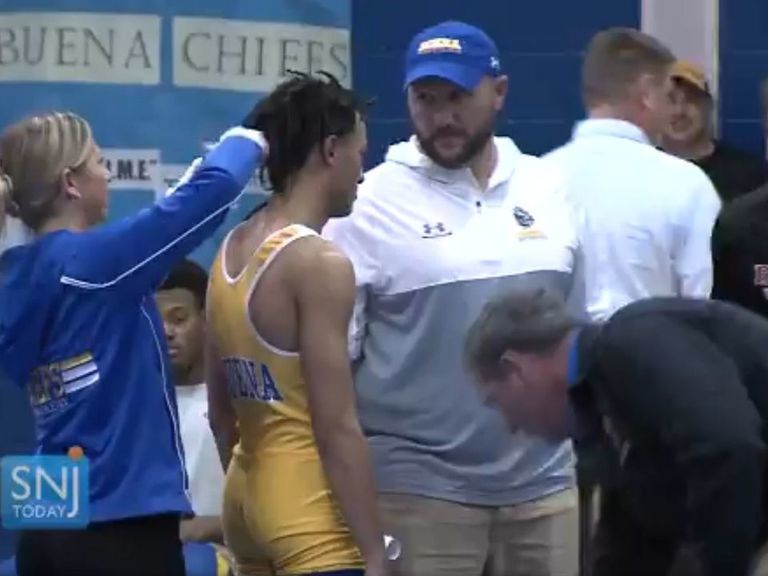 Ref who forced HS wrestler to cut dreadlocks suspended 2 years ...
