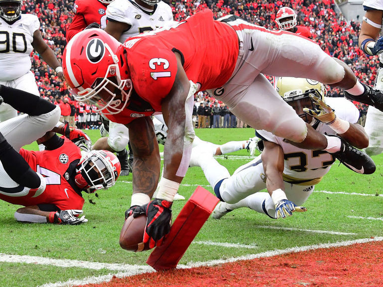 Evander Holyfield's son Elijah enters NFL draft | theScore.com