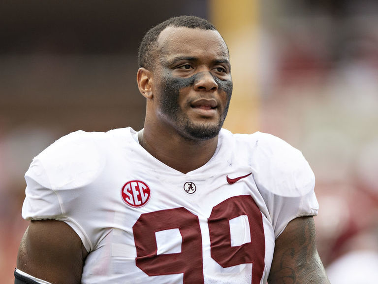 Alabama's Davis returning for senior season | theScore.com
