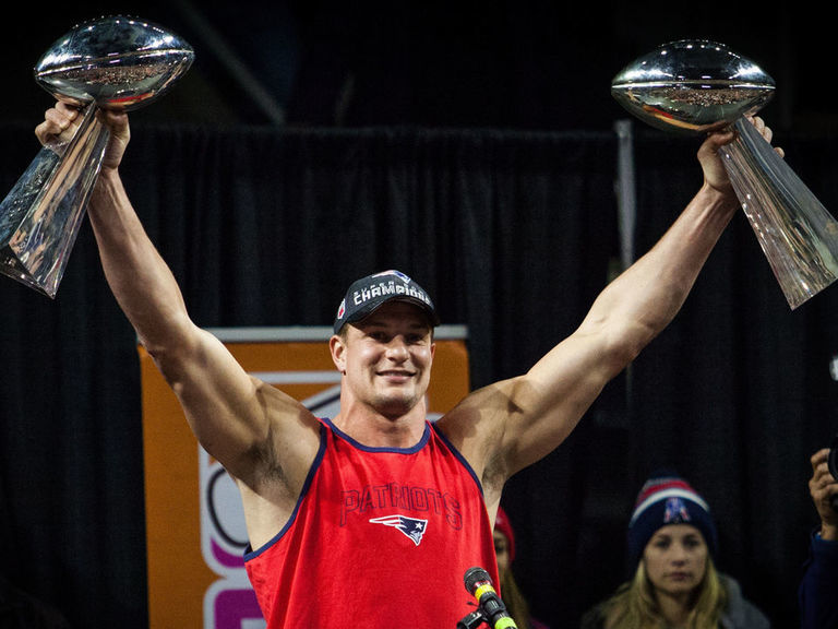 Gronk fell asleep on the floor during pre-draft visit with Patriots ...