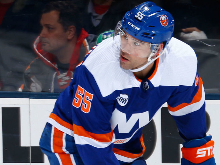 Boychuk returns after taking skate near neck | theScore.com