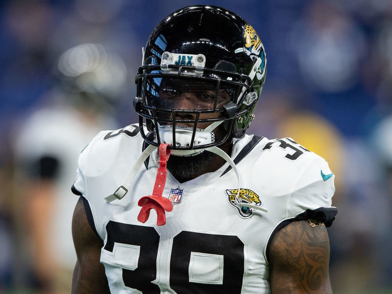 Texans agree to terms with Tashaun Gipson | theScore.com