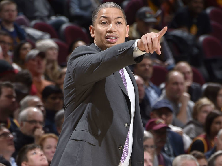 Report: Lue, Williams candidates for Lakers coaching vacancy | theScore.com