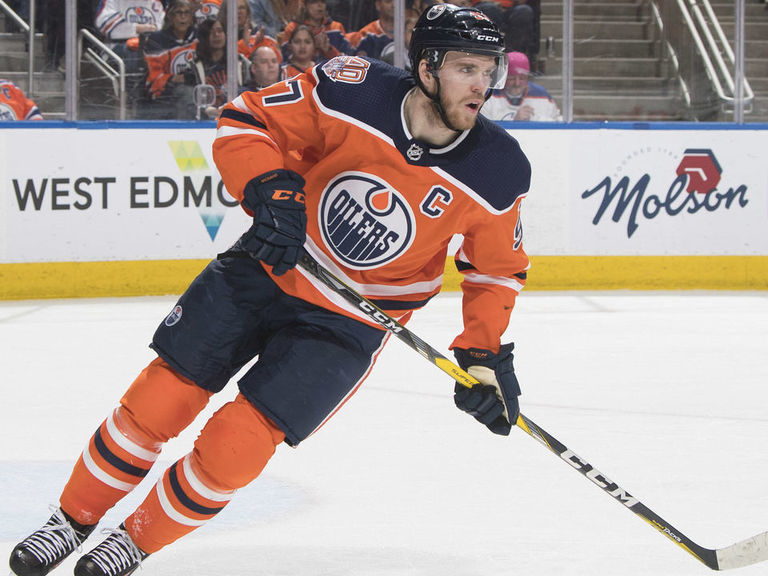 Report: McDavid suffered small PCL tear, no surgery required | theScore.com