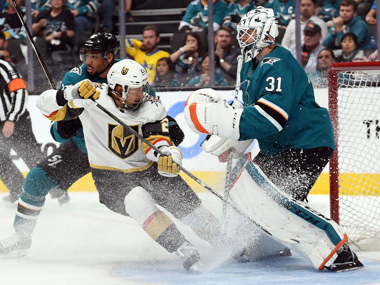 Sharks score 4 power-play goals after Eakin's 5-minute major | theScore.com