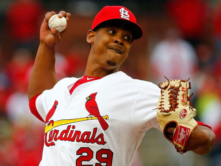 Cardinals' Reyes punches wall, fractures finger after Triple-A start ...