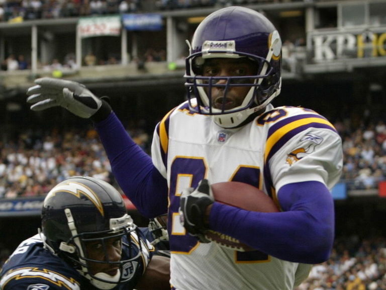 Vikings to induct Randy Moss, Ahmad Rashad into Ring of Honor ...