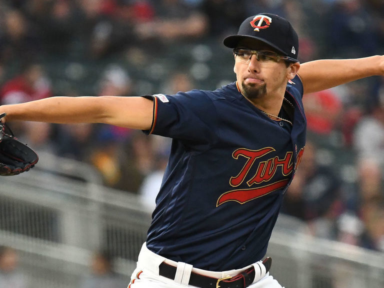 Smeltzer throws 6 shutout innings in debut, Twins top Brewers ...