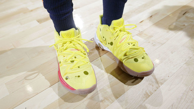 Kyrie's SpongeBob sneakers debut during Lynx-Liberty game