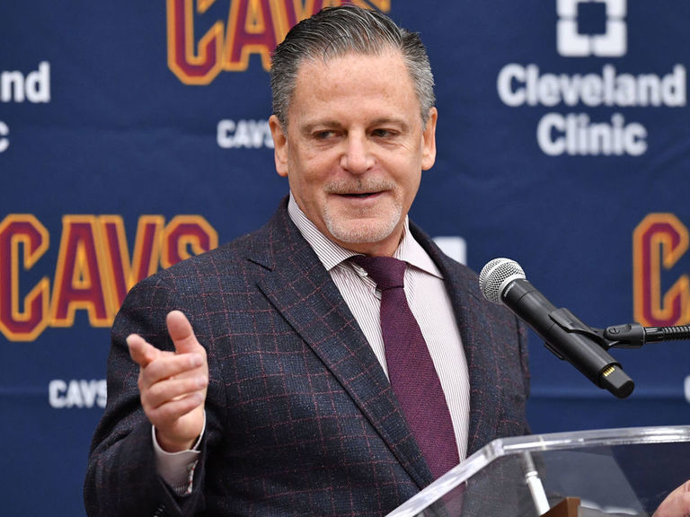 Cavs owner Gilbert home after 8 weeks in rehab for stroke | theScore.com