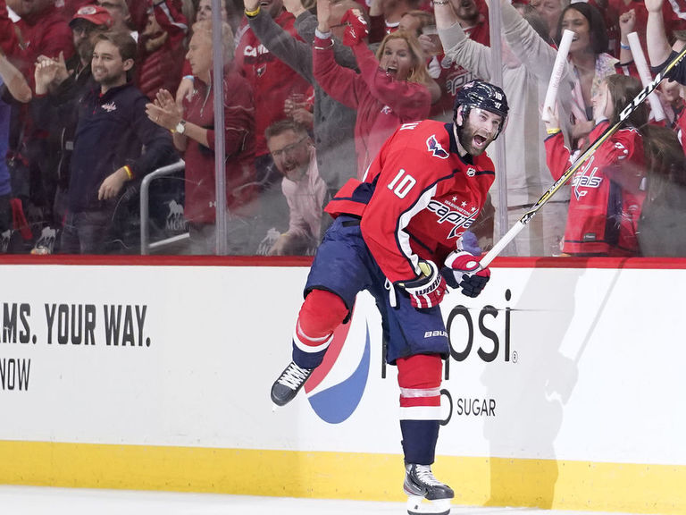 Agent: Brett Connolly had 'good conversation' with Oilers | theScore.com