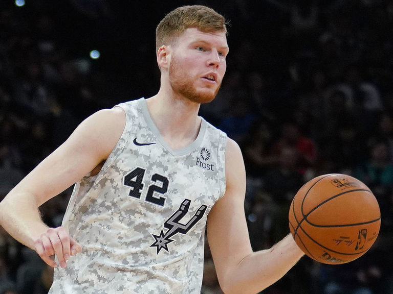 Spurs send Bertans to Wizards | theScore.com