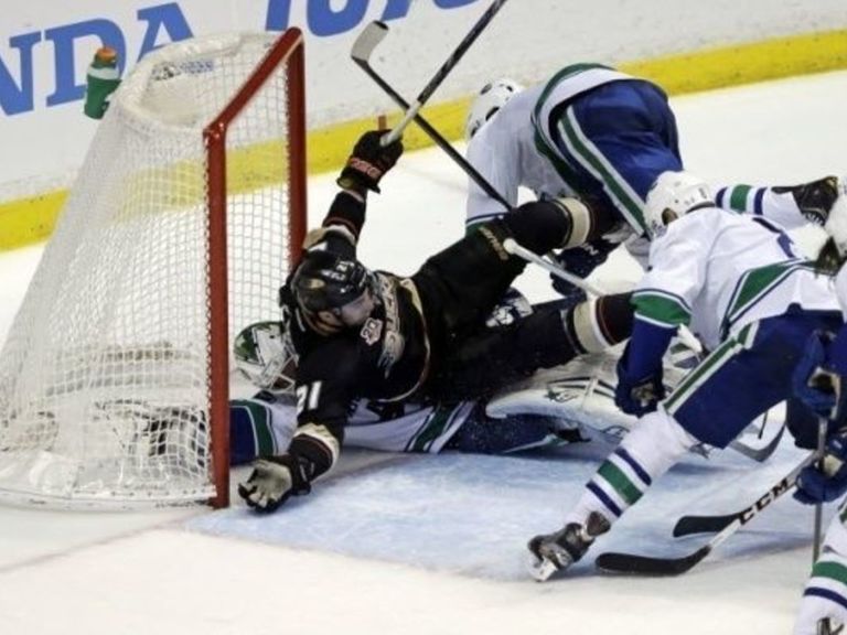Erik Haula, Kari Lehtonen, and the intentional “oops” of running the ...